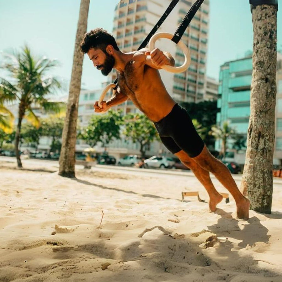 Anillas gimnasia en madera con correas de fijación anchas